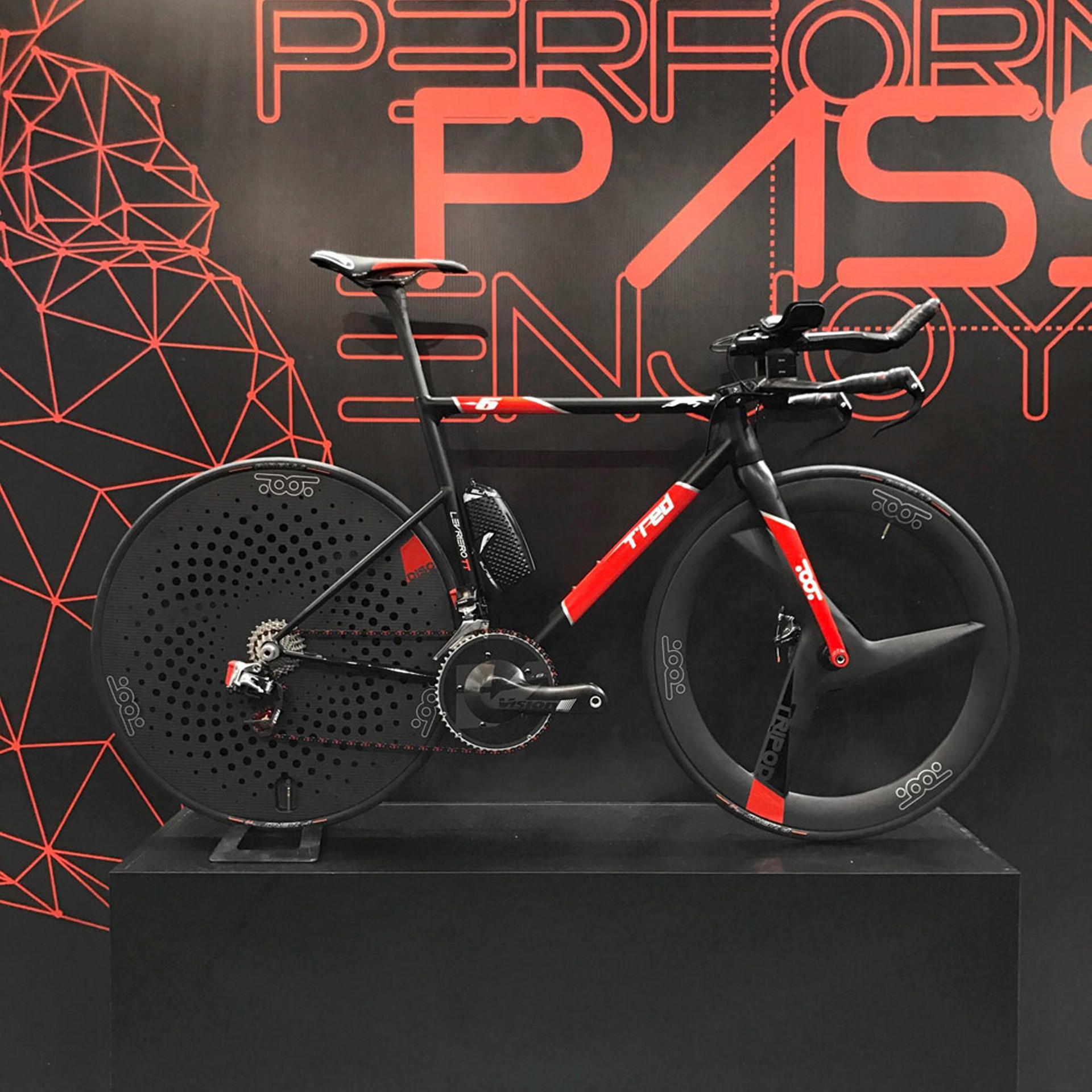 Eurobike 2017. T°RED, il metallo è la via...