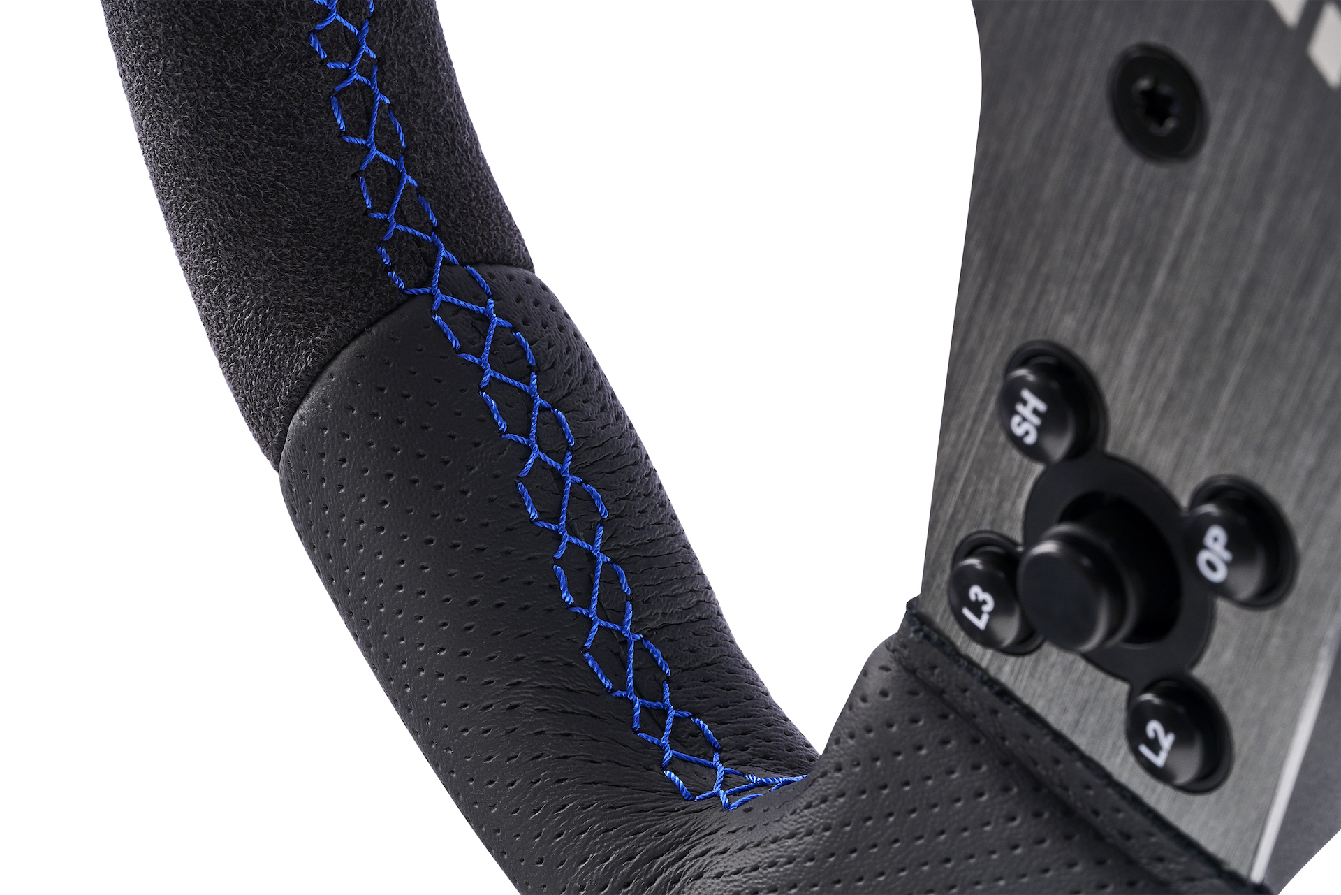 CSL Elite Racing Wheel: il volante di Fanatec per PlayStation 4