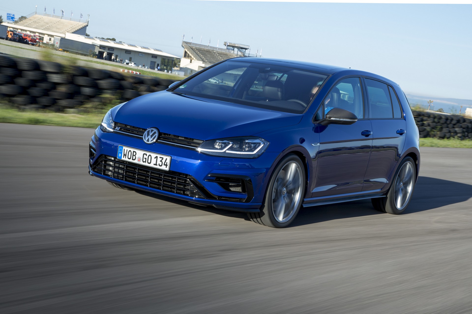 Prova Volkswagen Golf R 2017
