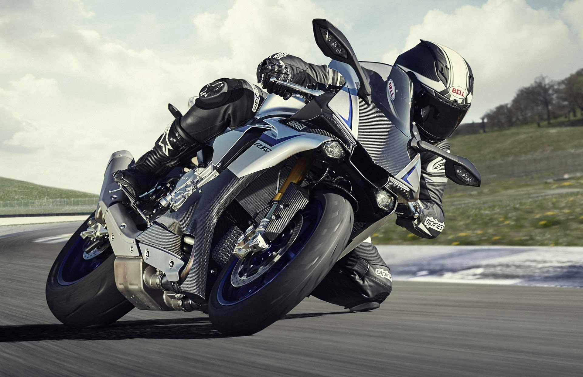 Yamaha YZF-R1, prezzi da 18.490 euro