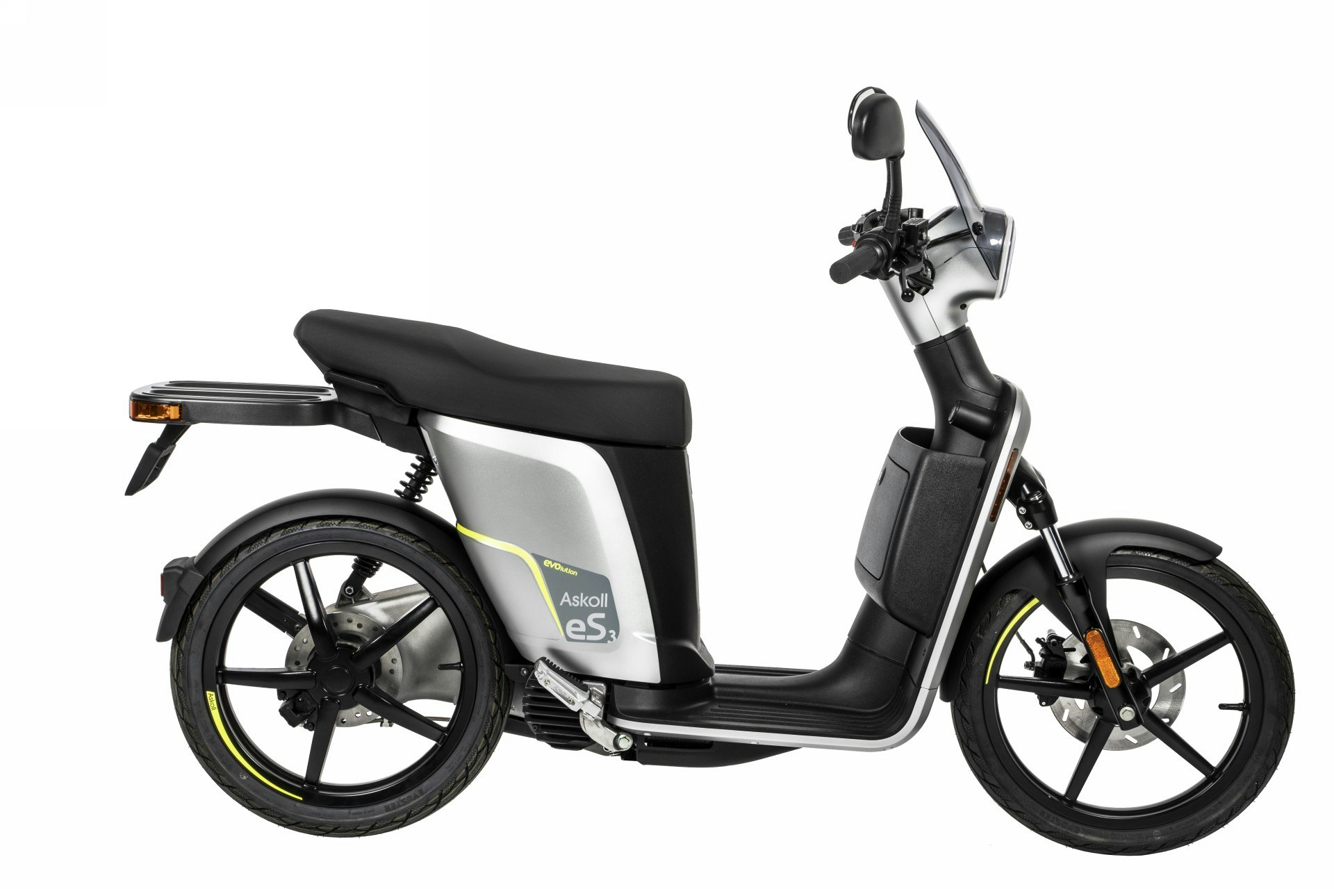 Prova Askoll eS3, lo scooter elettrico tutto made in Italy