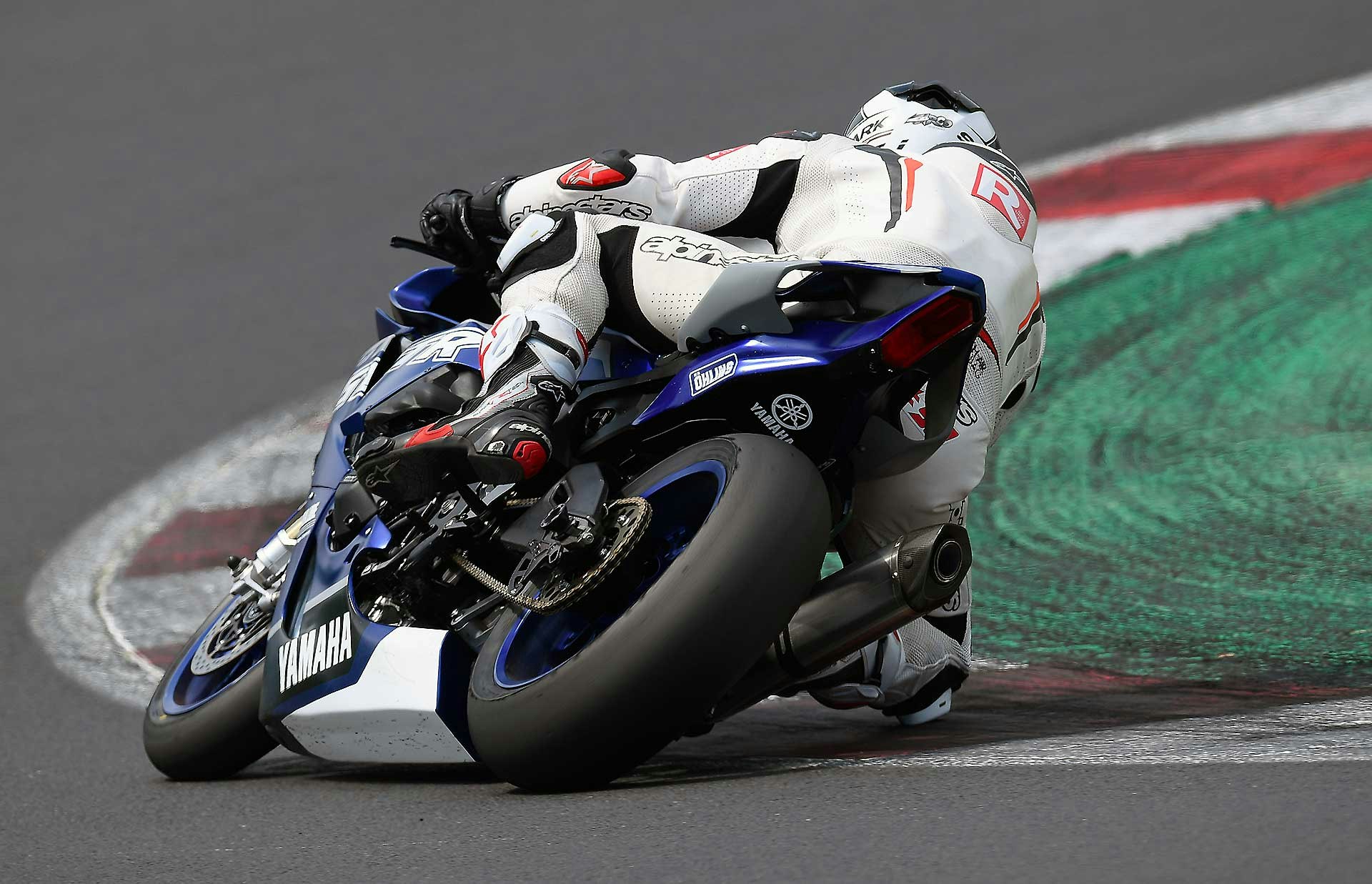Prova Yamaha R1 GYTR ecco come va la R1 dei sogni - RED Live