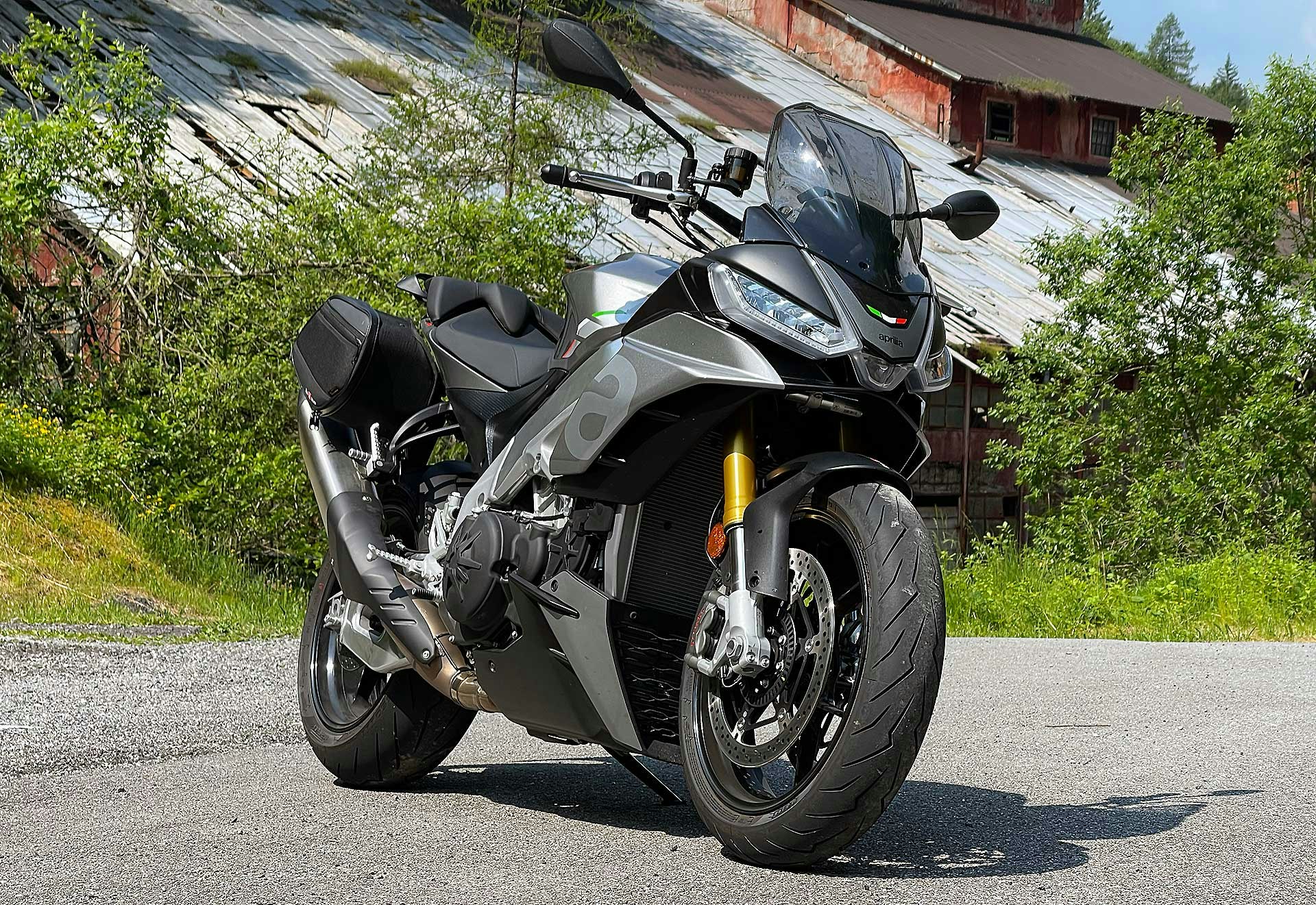 Aprilia Tuono V4 2021, come va la nuova naked Aprilia - RED Live