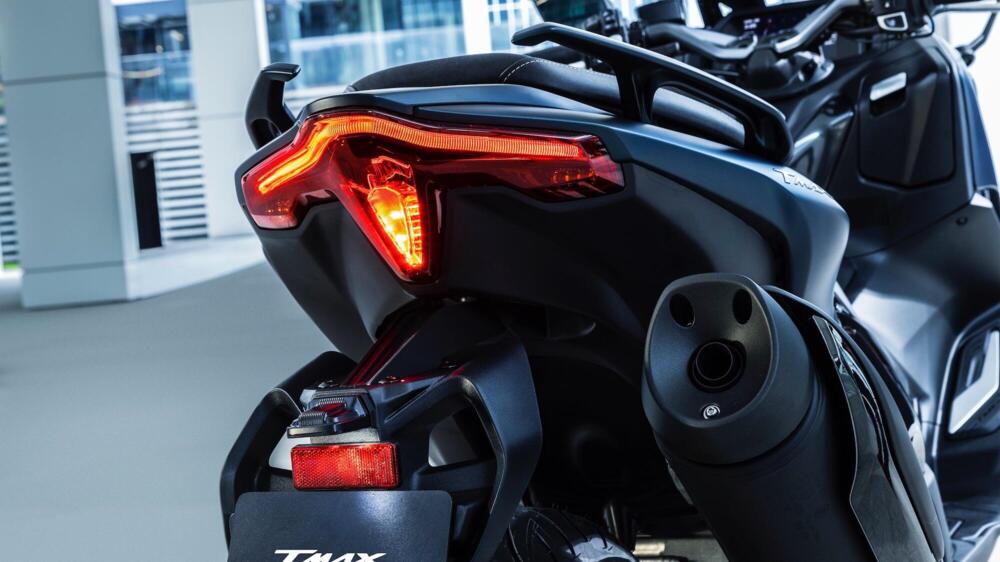 Nuovo Yamaha TMax 2022, evoluzione "granturismo" - RED Live