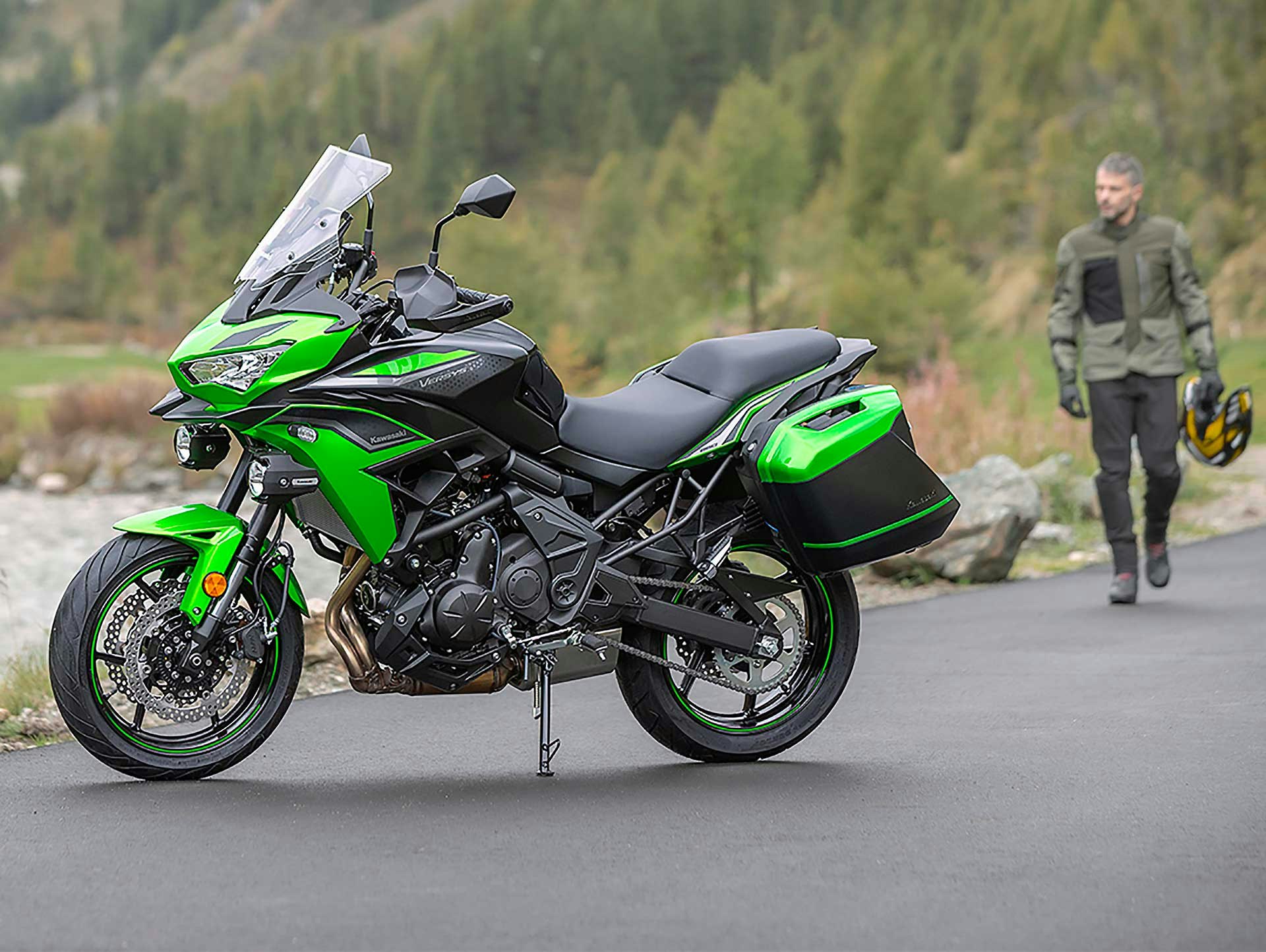 Prova Kawasaki Versys 2022, la media per tutto - RED Live
