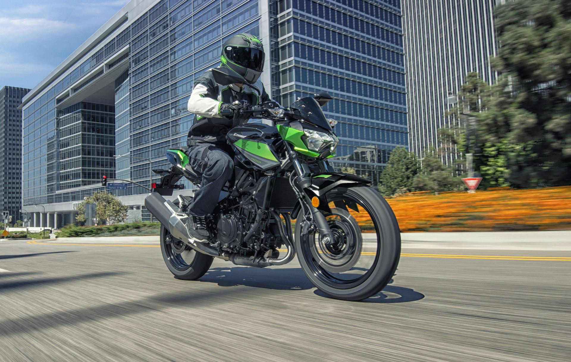 Kawasaki Z400 e Ninja 400, Euro 5, si guidano con patente A2 - RED Live