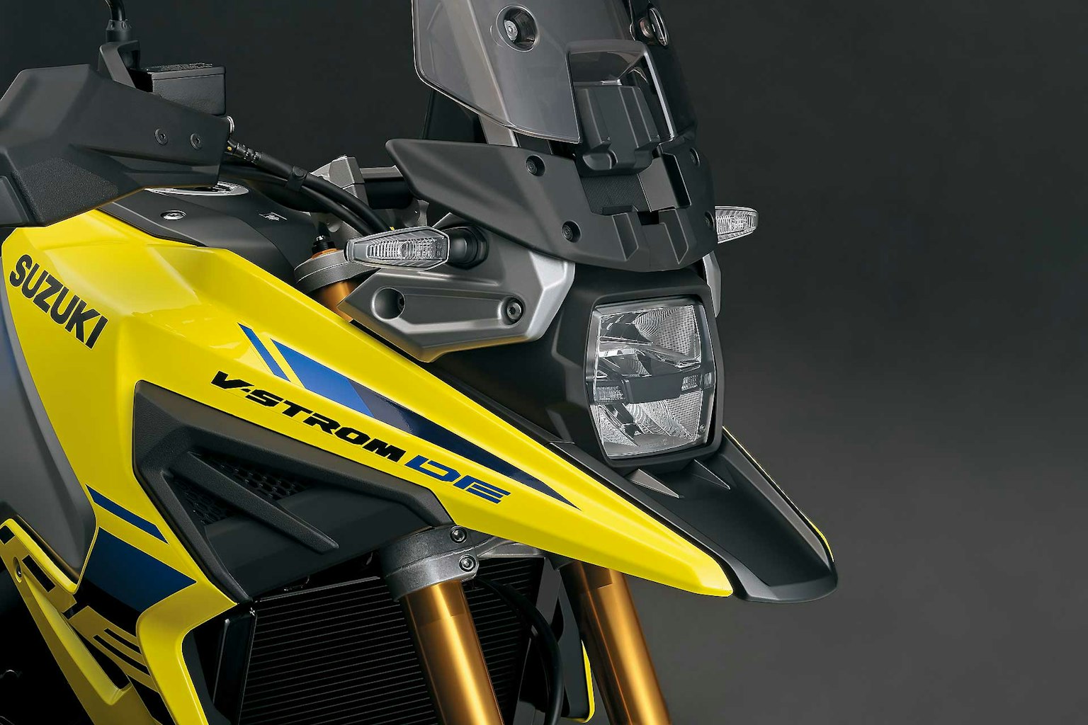 Suzuki V-Strom 1050DE 2023: caratteristiche, foto e prezzo - RED Live