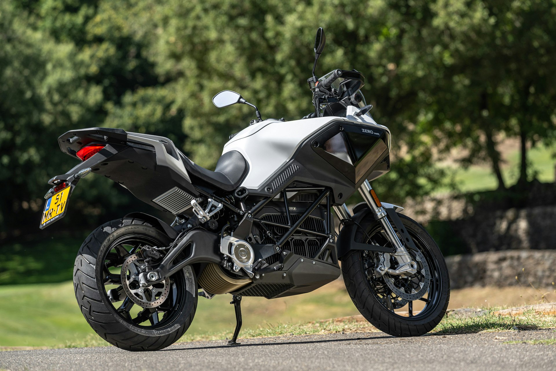 Prova Zero DSRX: ecco come va su strada e in off-road - RED Live