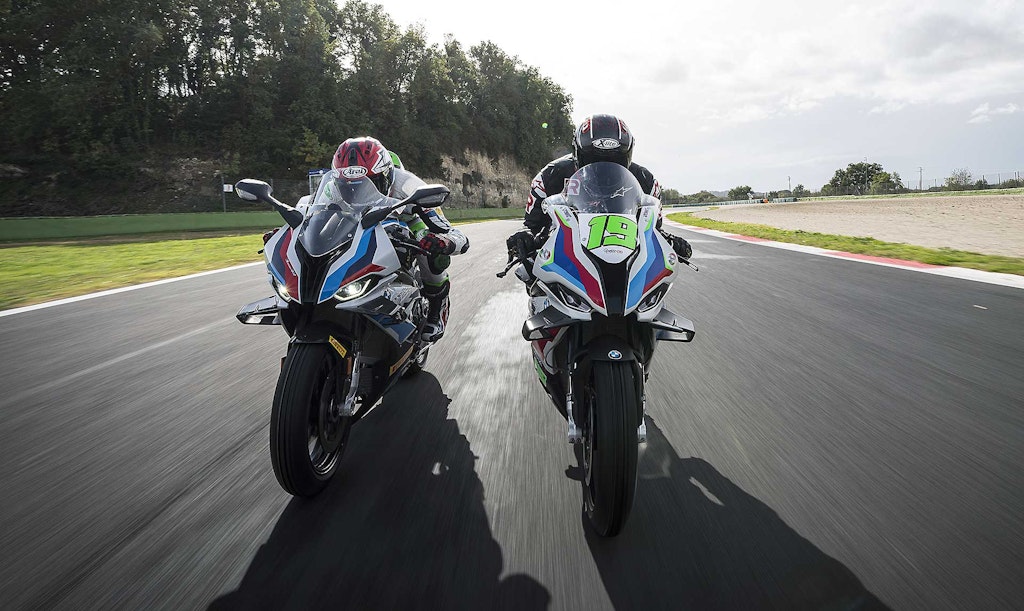 BMW M 1000 RR National Trophy, in sella alla moto da gara - RED Live