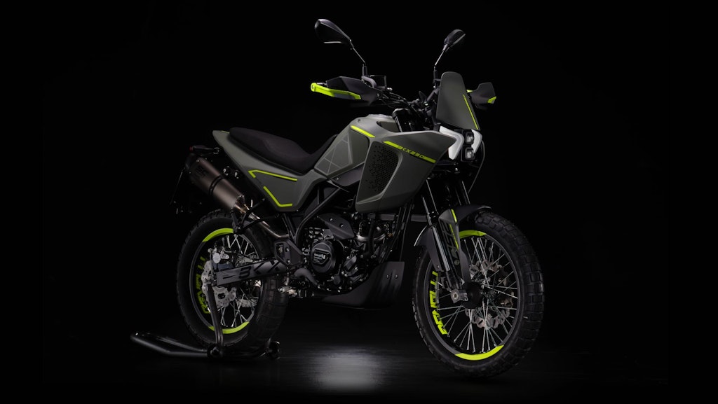 Benelli BKX 250 e 250 S: adventure o stradale? - RED Live