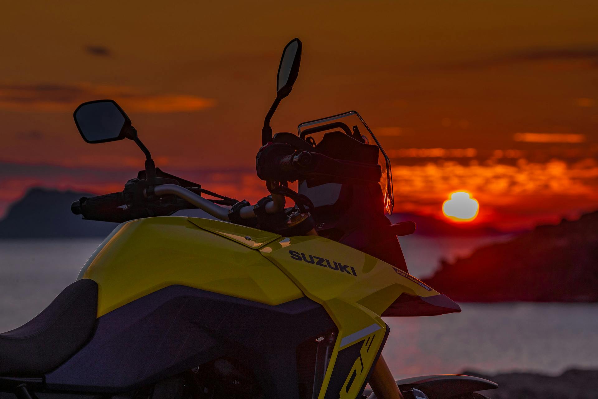 Prova Suzuki V-Strom 800DE: come va, pregi e difetti - RED Live