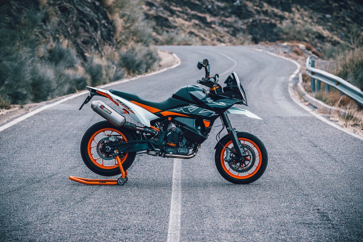 KTM 890 SMT promozione "Tech Pack": informazioni e scadenze - RED Live