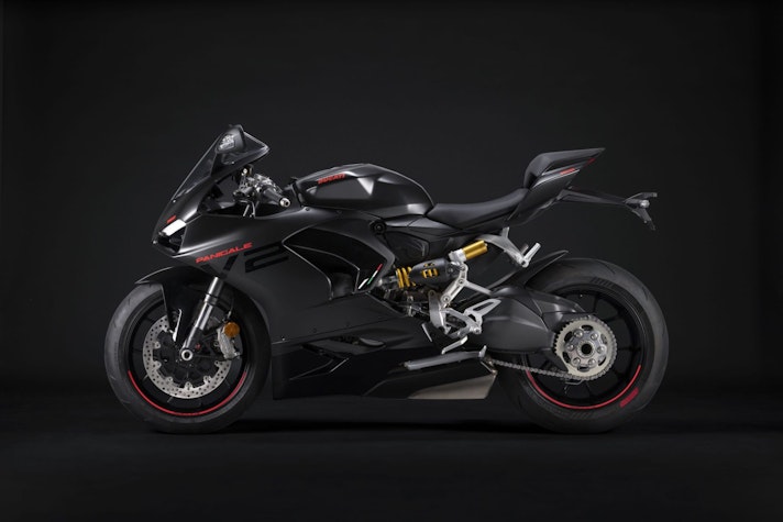 Ducati Panigale V2 Black on Black, nata nell’oscurità