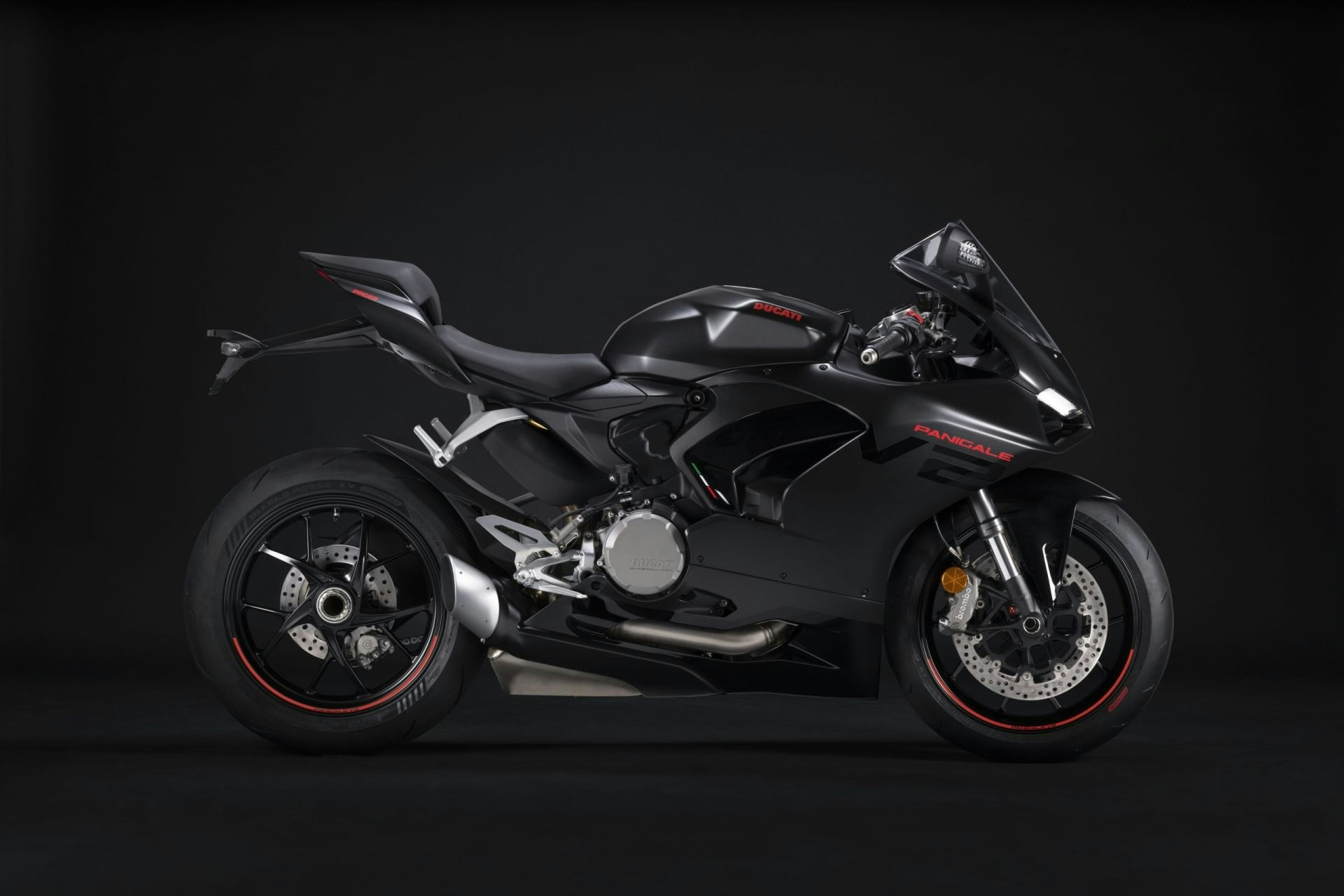 Ducati Panigale V2 Black on Black, nata nell’oscurità