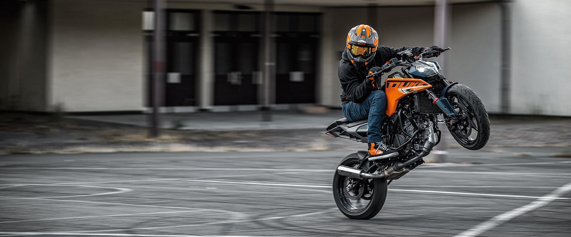 Nuova KTM Duke 125 2024: foto e caratteristiche - RED Live