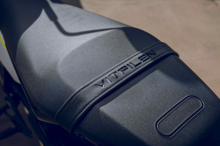 Prova Vitpilen e Svartpilen 401: pregi, difetti e caratteristiche - RED ...