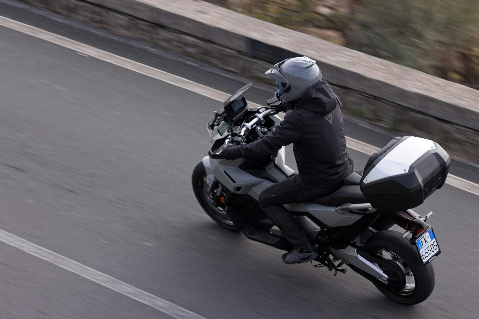 Prova Honda X-ADV 750 my 2025 - RED Live