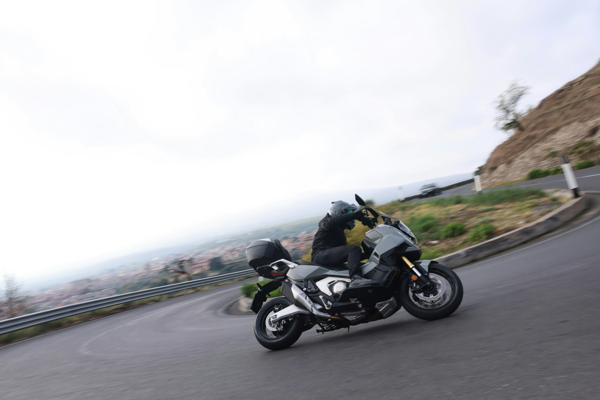 Prova Honda X-ADV 750 my 2025 - RED Live