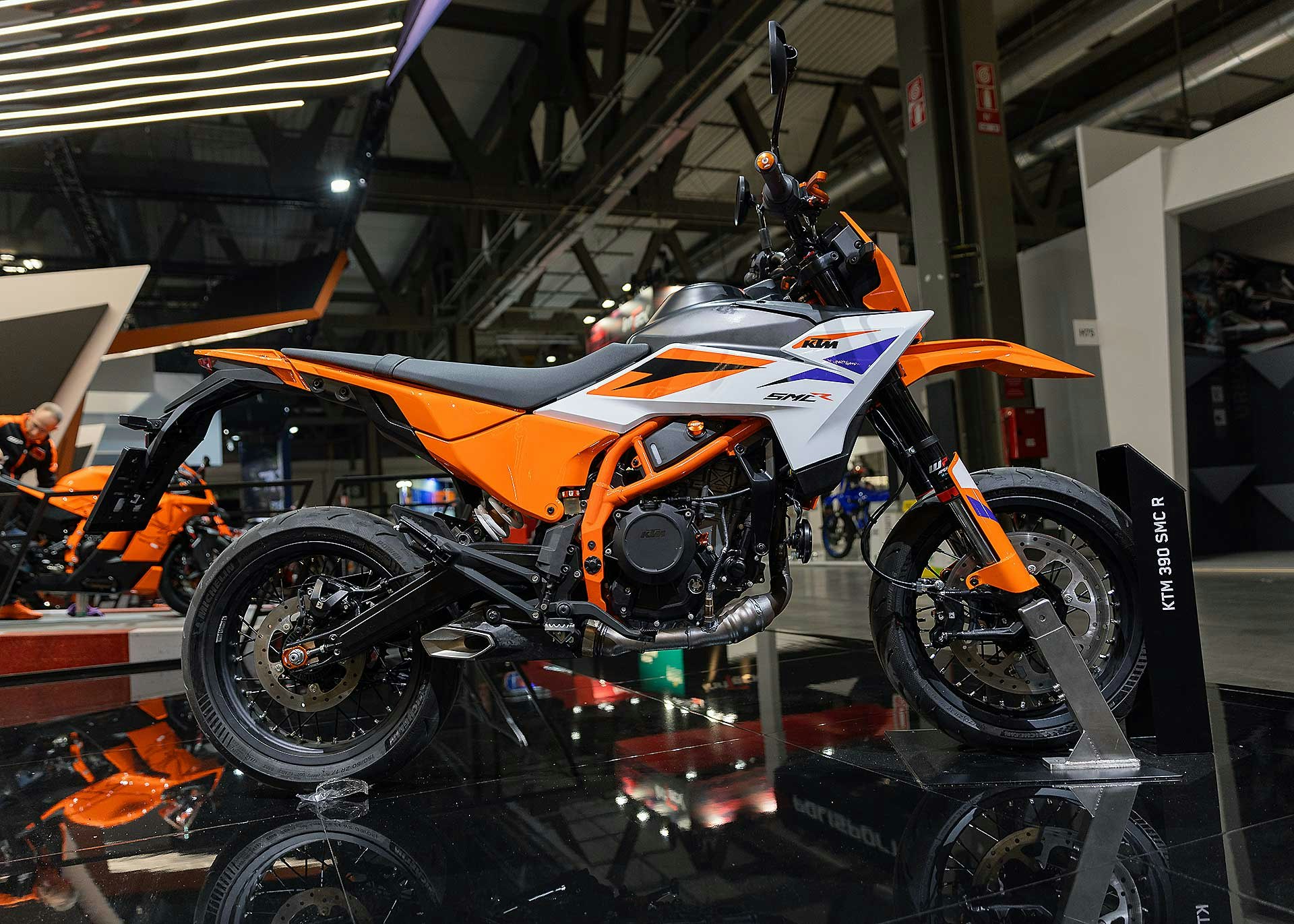 KTM 390 SMC R 2025 e 125 SMC R 2025: foto e informazioni - RED Live