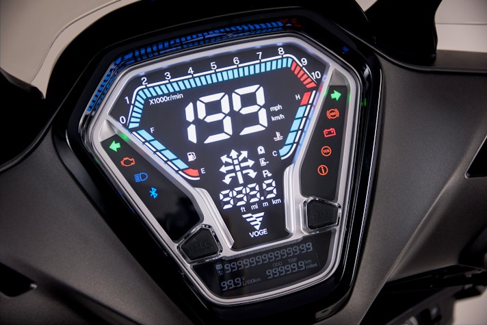 Voge Sfida SR16 200 - Una dotazione da primo della classe - RED Live