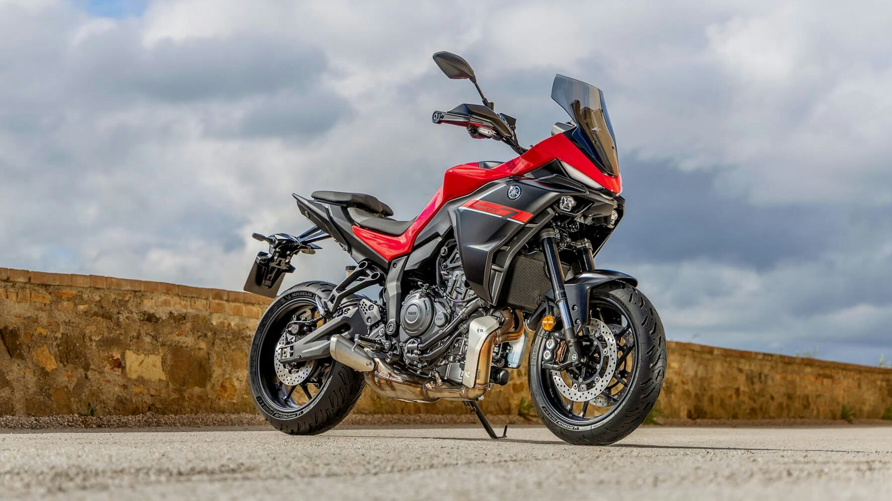 Nuove Yamaha Tracer 7 e Tracer 7 GT 2025, più tecnologia e comfort ...