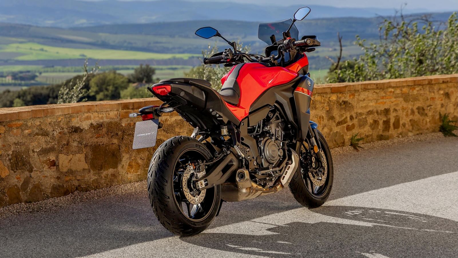 Nuove Yamaha Tracer 7 e Tracer 7 GT 2025, più tecnologia e comfort ...