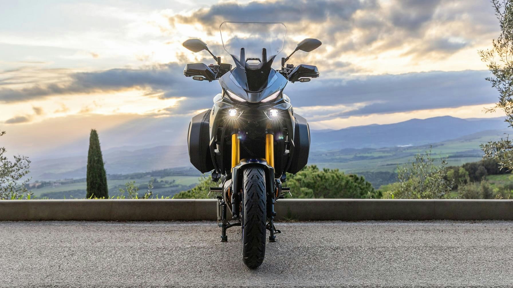 Nuove Yamaha Tracer 7 e Tracer 7 GT 2025, più tecnologia e comfort ...