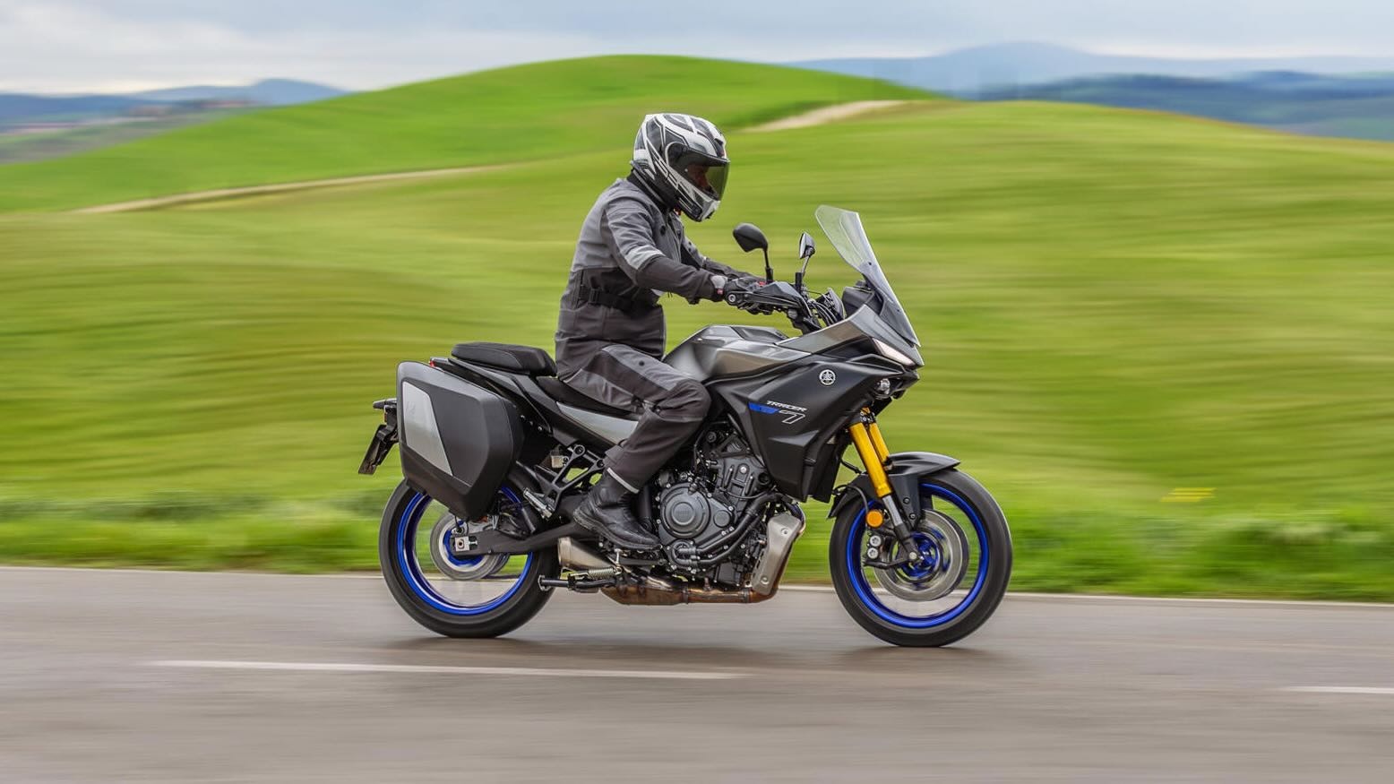 Nuove Yamaha Tracer 7 e Tracer 7 GT 2025, più tecnologia e comfort ...