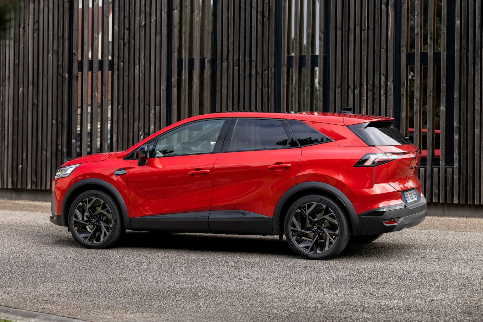 Prova Renault Symbioz E-Tech 160 CV - Sale la potenza, scendono i ...